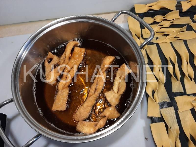 8_bystryj-hrustyashchij-hvorost-na-pive-poshagovyj-recept-s-foto ...